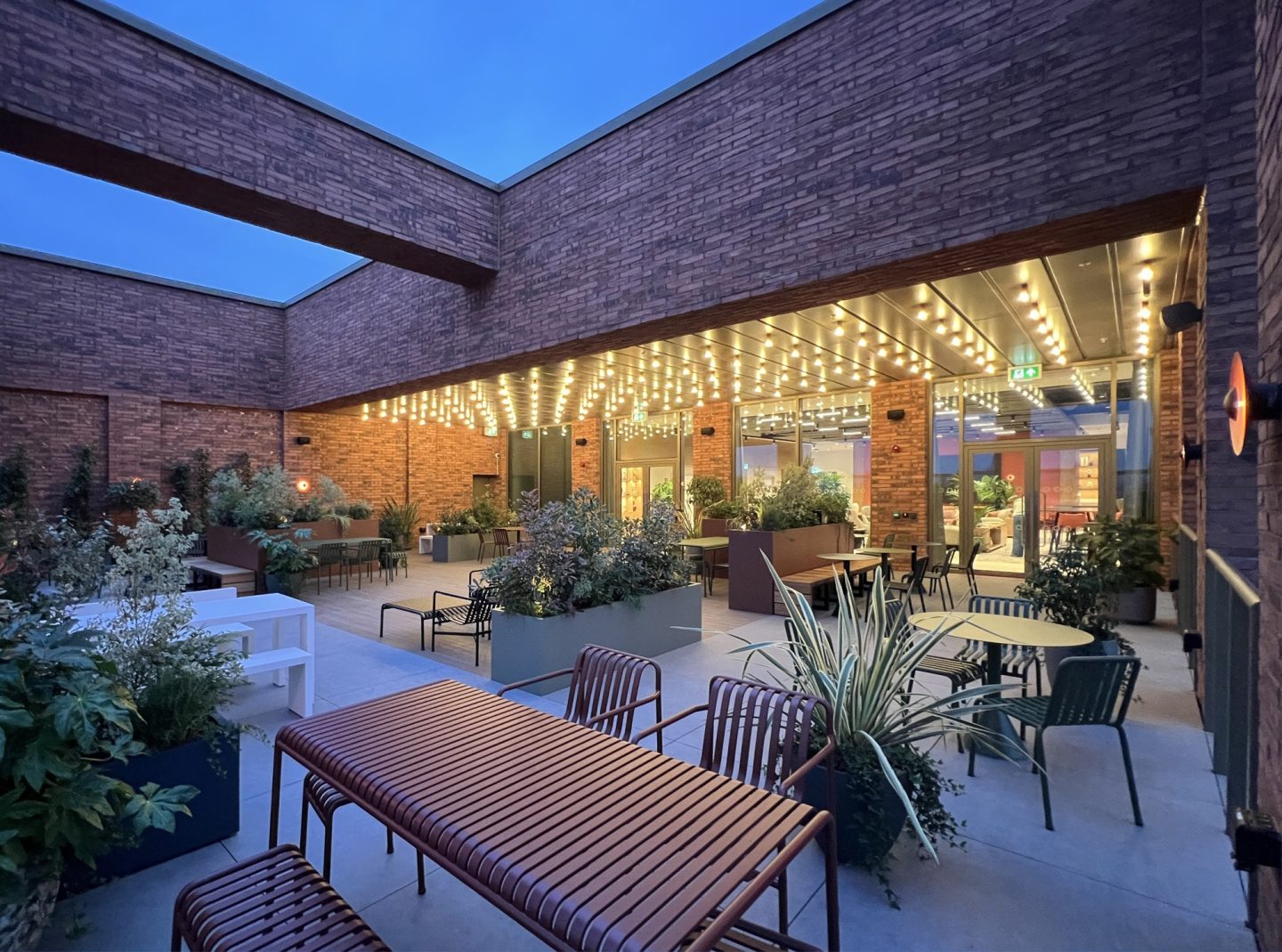 0256 No3. Circle Square – Bridge Architects